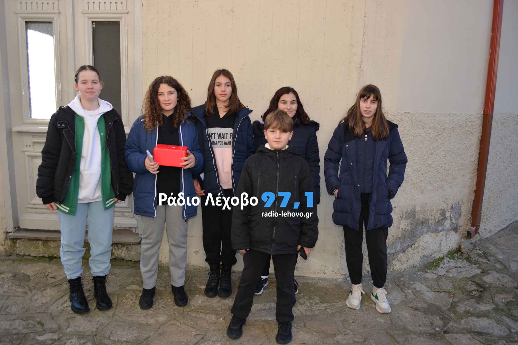 Τα κάλαντα έψαλλαν σήμερα οι μαθητές του Γυμνασίου Λεχόβου | Ράδιο Λέχοβο