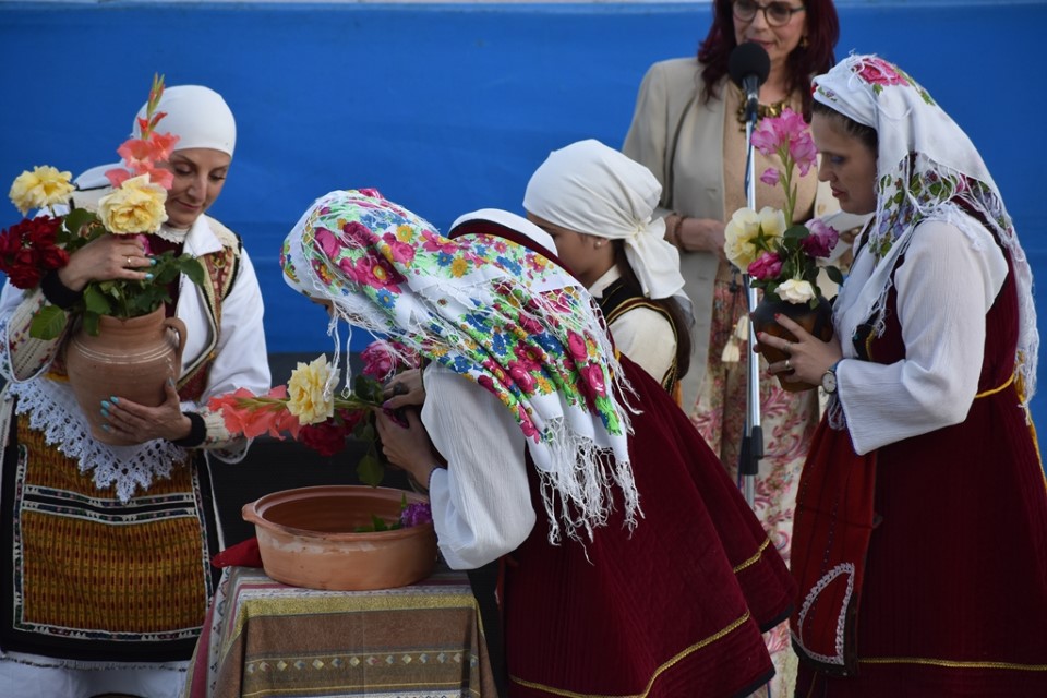 Η αναβίωση της γιορτής του Άη Γιάννη του Κλήδονα από τον Δήμο Φλώρινας ...
