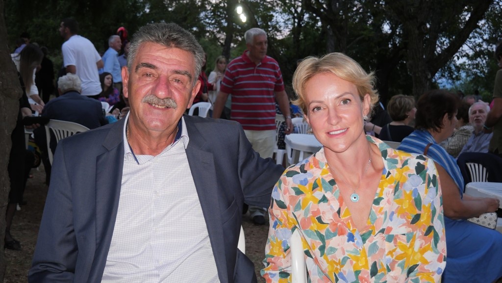 Αλεξάνδρα Σδούκου και Γιώργος Δασταμάνης στο Σπήλαιο Γρεβενών για την ...