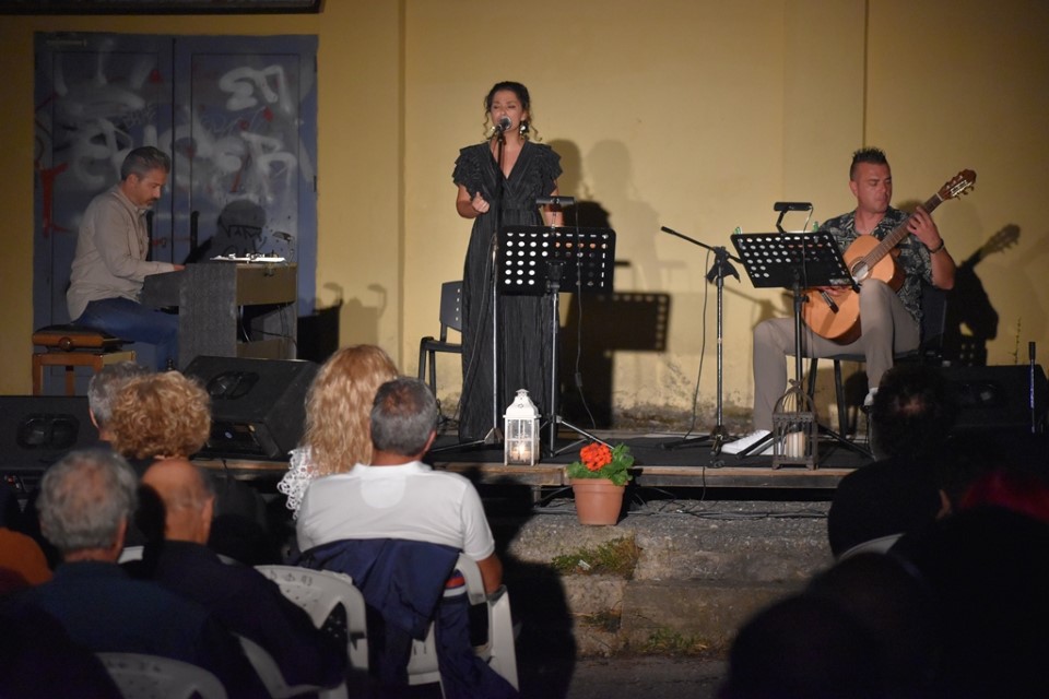 Αφιερωμένη στον Μάνο Χατζιδάκι η βραδιά της Δευτέρας στο Πολιτιστικό ...