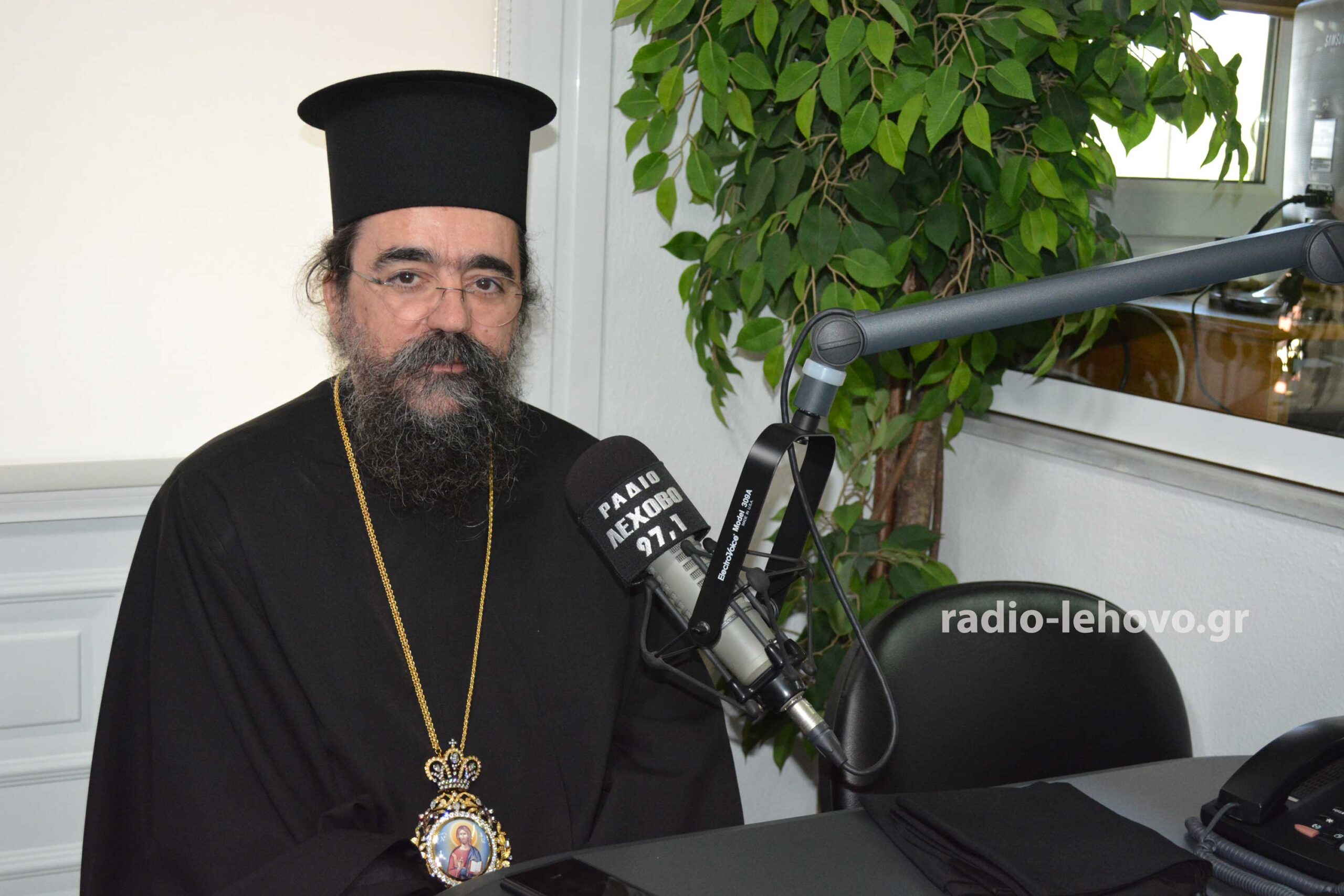 Ο Σεβασμιότατος Καστοριάς Καλλίνικος στο ράδιο Λέχοβο 97.1 (βίντεο ...