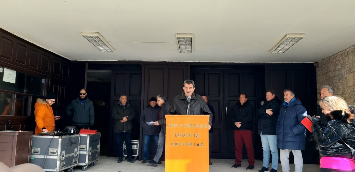 Παράδοση Ψηφίσματος Διαμαρτυρίας στον Αντιπεριφερειάρχη Καστοριάς από ...