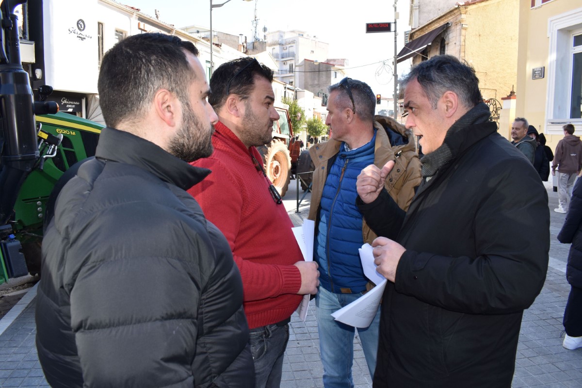 Στο πλευρό των γεωργοκτηνοτρόφων ο Δήμαρχος Κοζάνης Γιάννης Κοκκαλιάρης ...