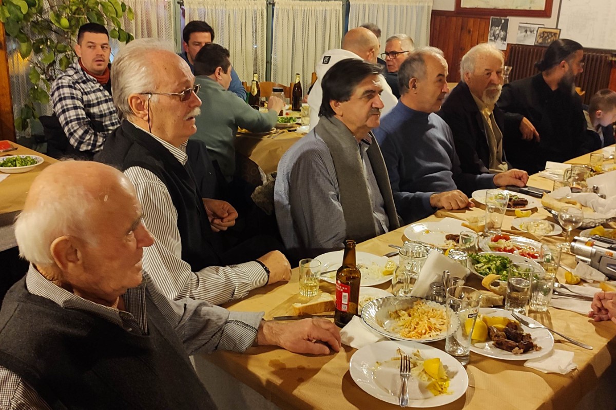 Με επιτυχία το παραδοσιακό «Γλέντι των Γερόντων» στη Δροσοπηγή | Ράδιο ...